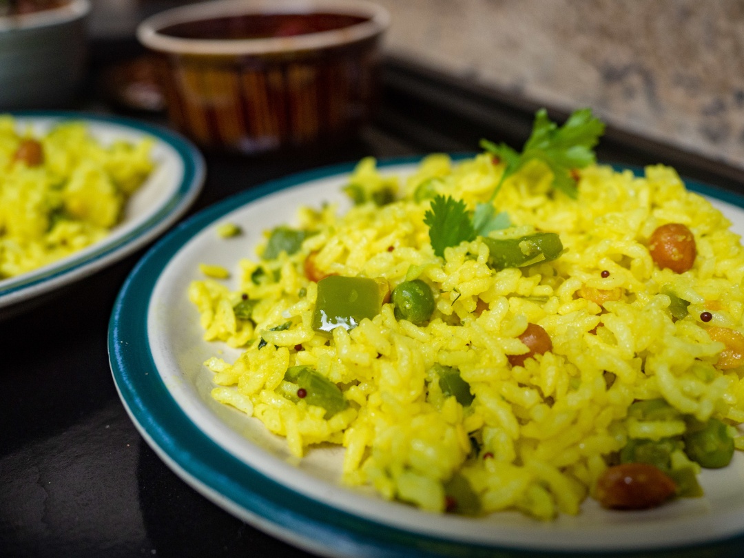 Riz citronné indien, petit pois et poivron vert